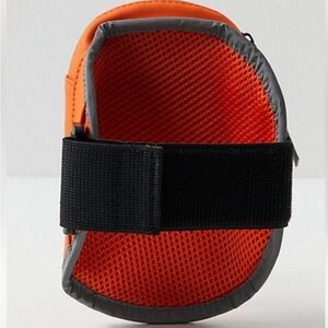 Free People | Bags | Amphipod Armpod Smartview Sumo Reflective Armband ...